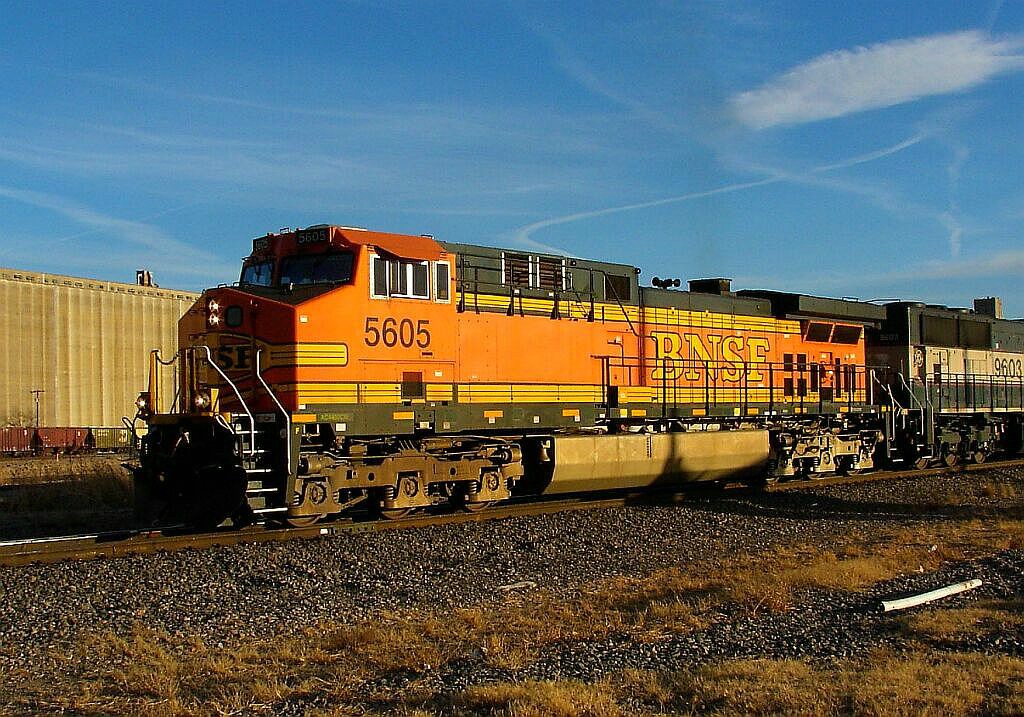 BNSF 5605